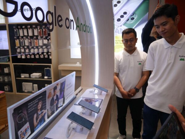 Google Android AI Zone Resmi Hadir Di Gerai Erafone - YANGCANGGIH.COM