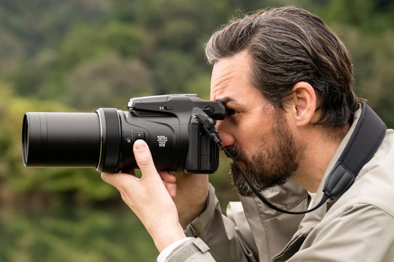 Nikon Coolpix P1100: Kamera Prosumer Dengan Lensa Optikal Zoom 125x Dan ...