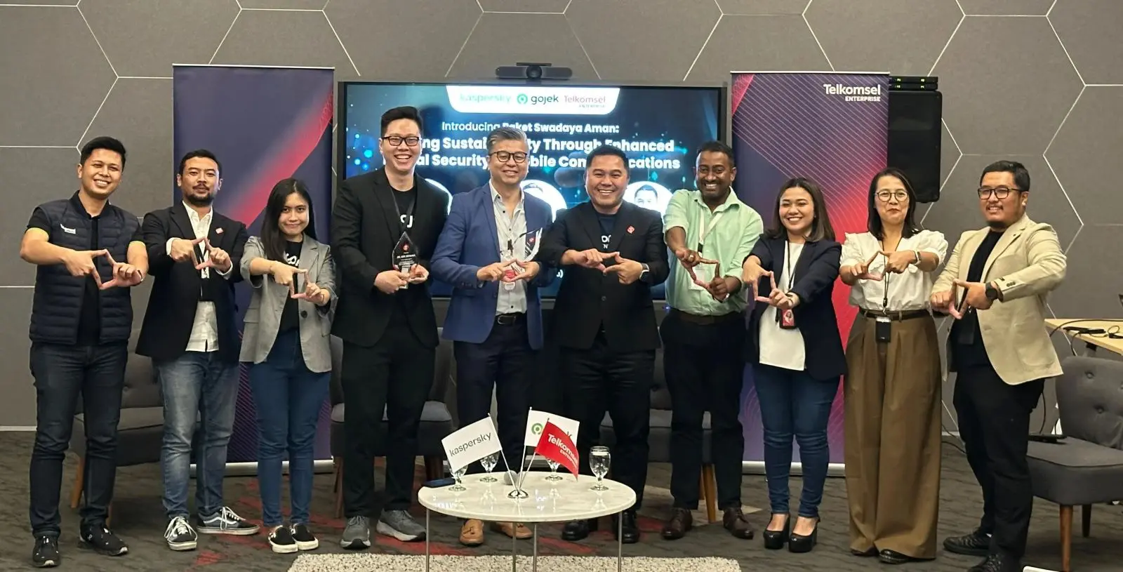 Telkomsel Bersama Kaspersky Dan Gojek Hadirkan “Paket Swadaya Aman” - YANGCANGGIH.COM